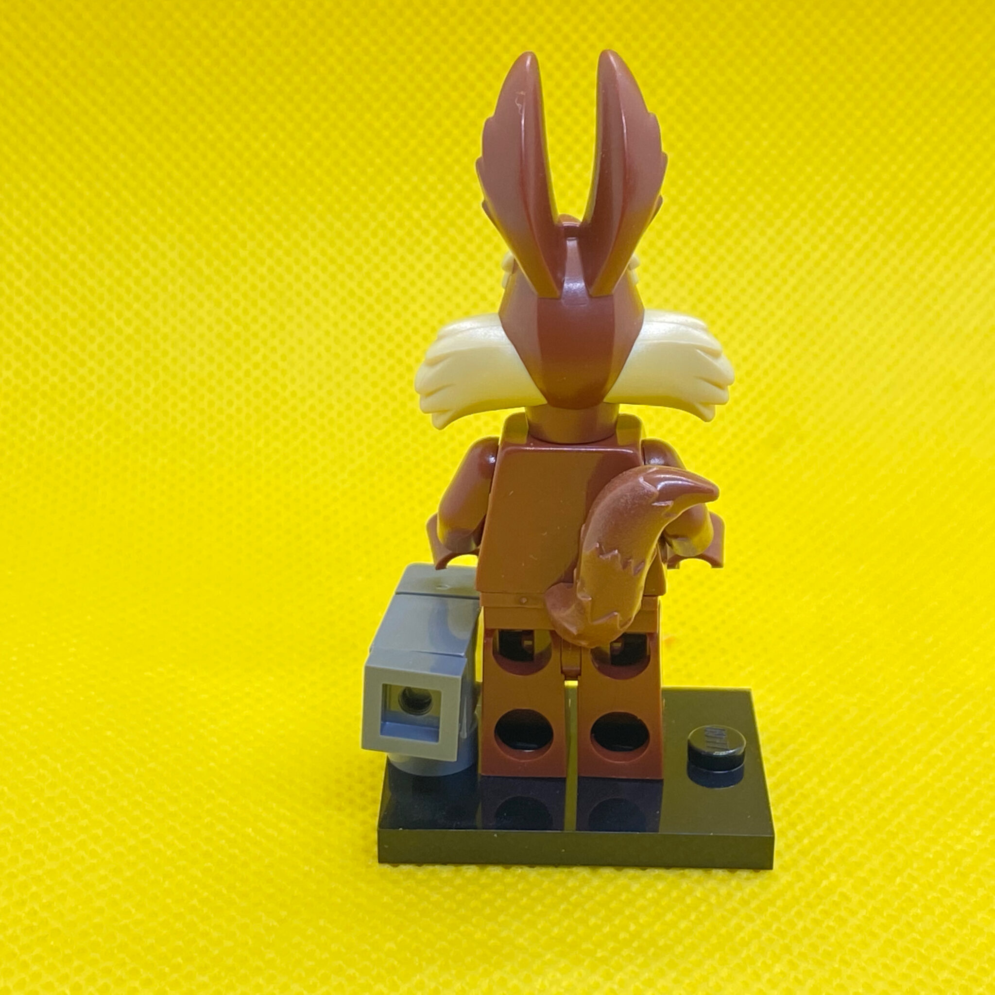 LEGO Looney Tunes Minifigure - Wile E. Coyote - Brick Land